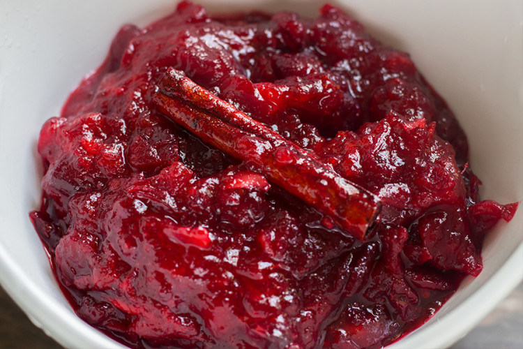 Ginger Cranberry sauce - Cooking Maniac